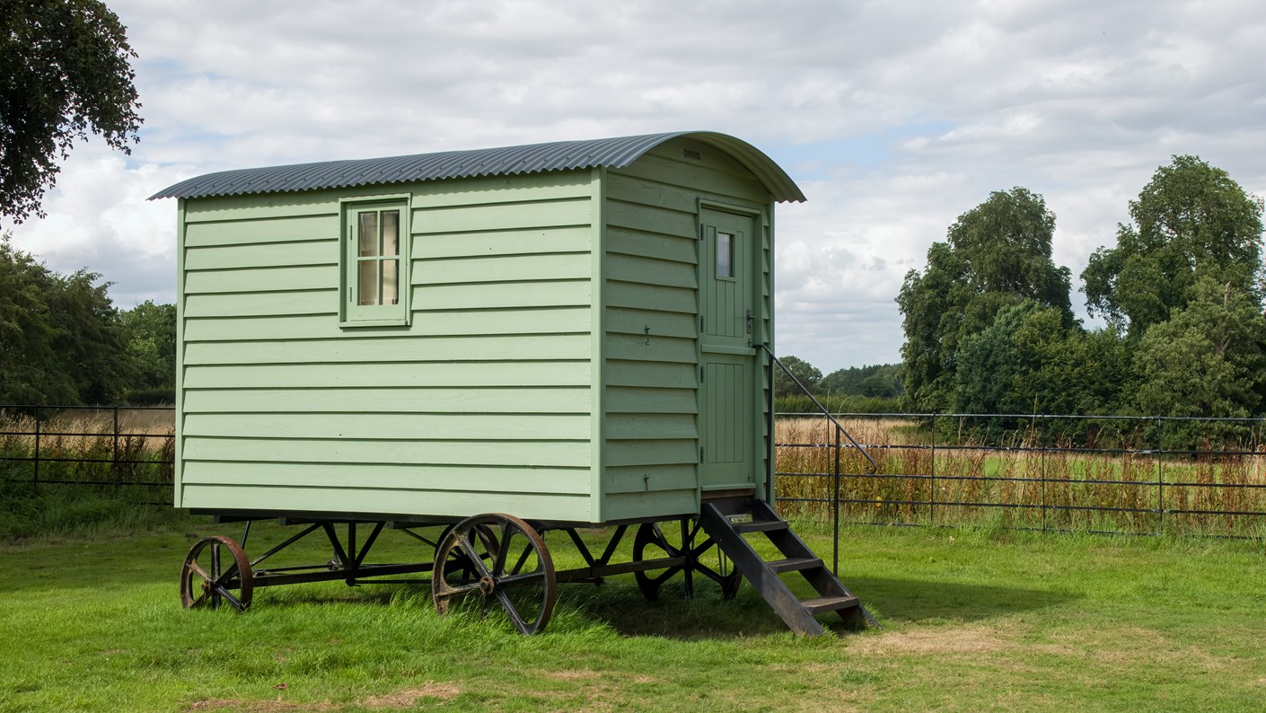 Advice on fixtures and fittings when purchasing a country house with a ...