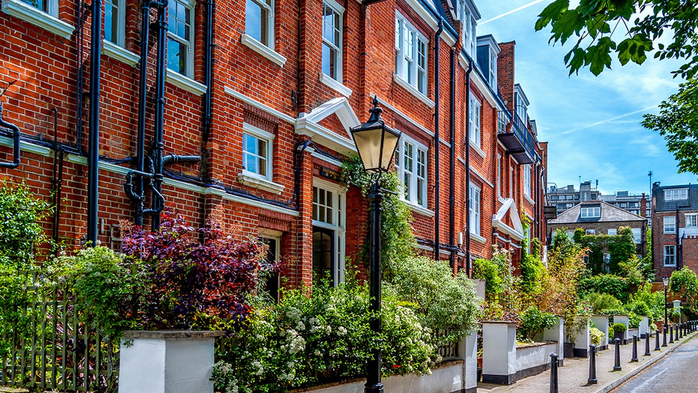Initial advice to a US client buying property in the UK